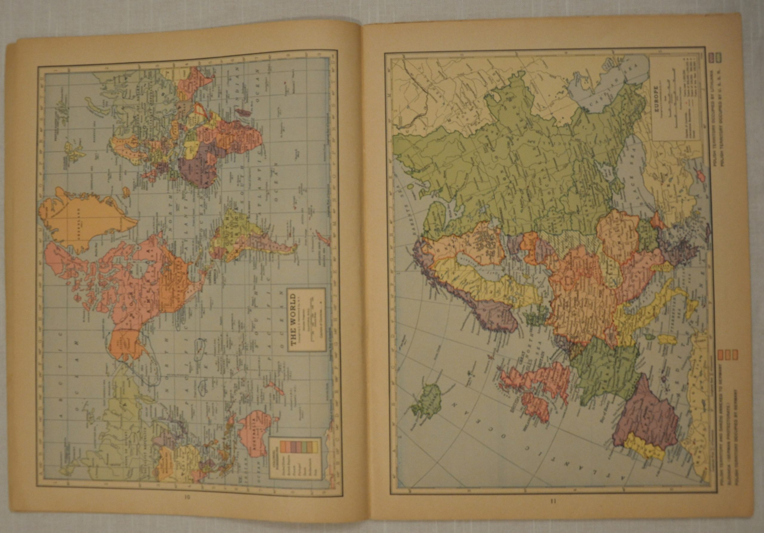 Hammond's Self-Revising World Atlas and Gazetteer - Curtis Wright Maps